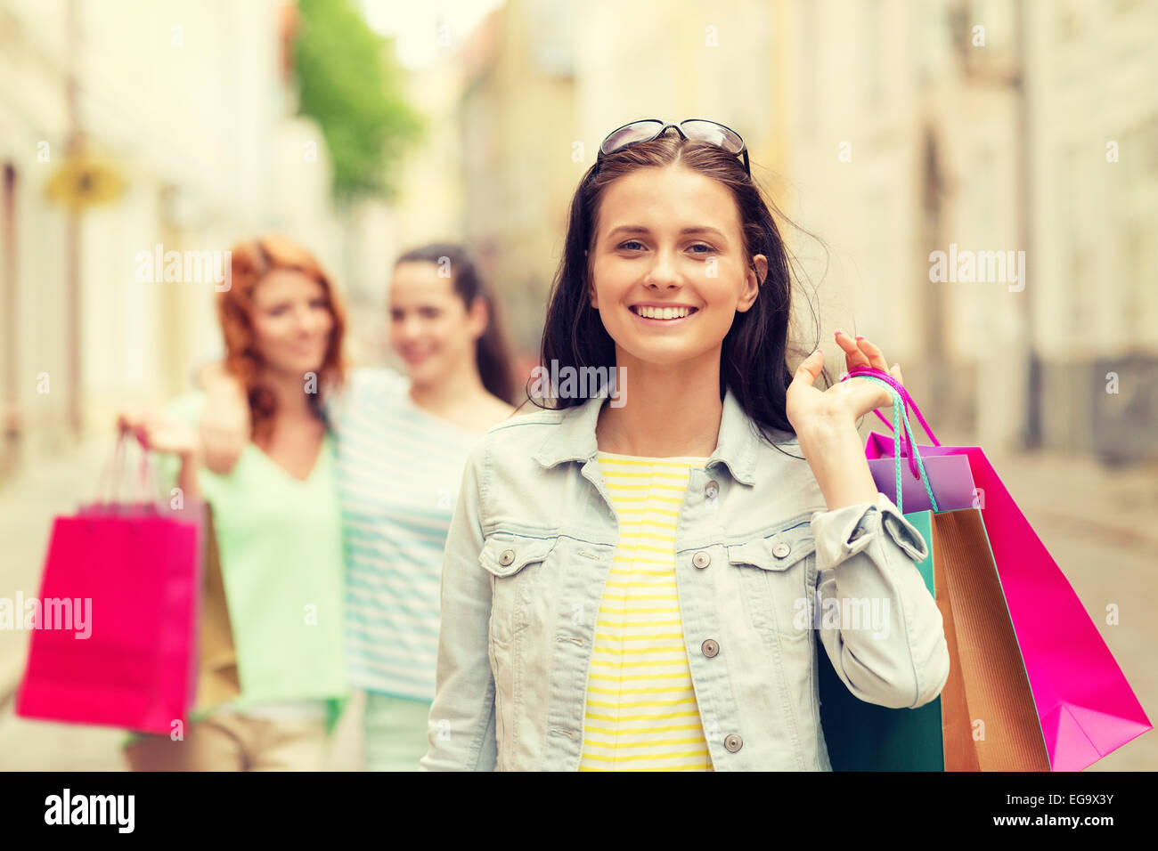 Girls tourists hi-res stock photography and images - Alamy
