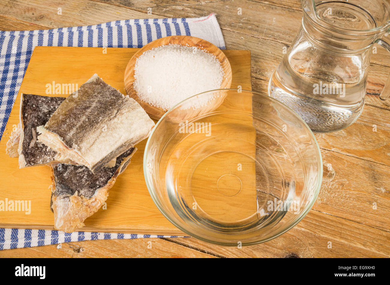 Fish being preserved salt hi-res stock photography and images - Alamy