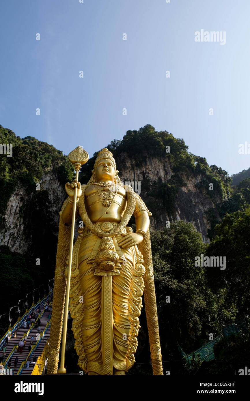 Worlds tallest murugan statue batu hi-res stock photography and images ...