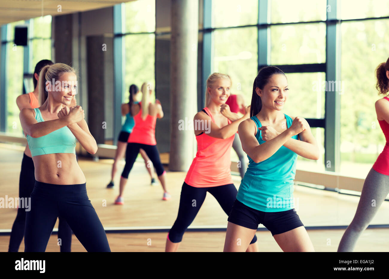 group of women working out in gym Stock Photo - Alamy