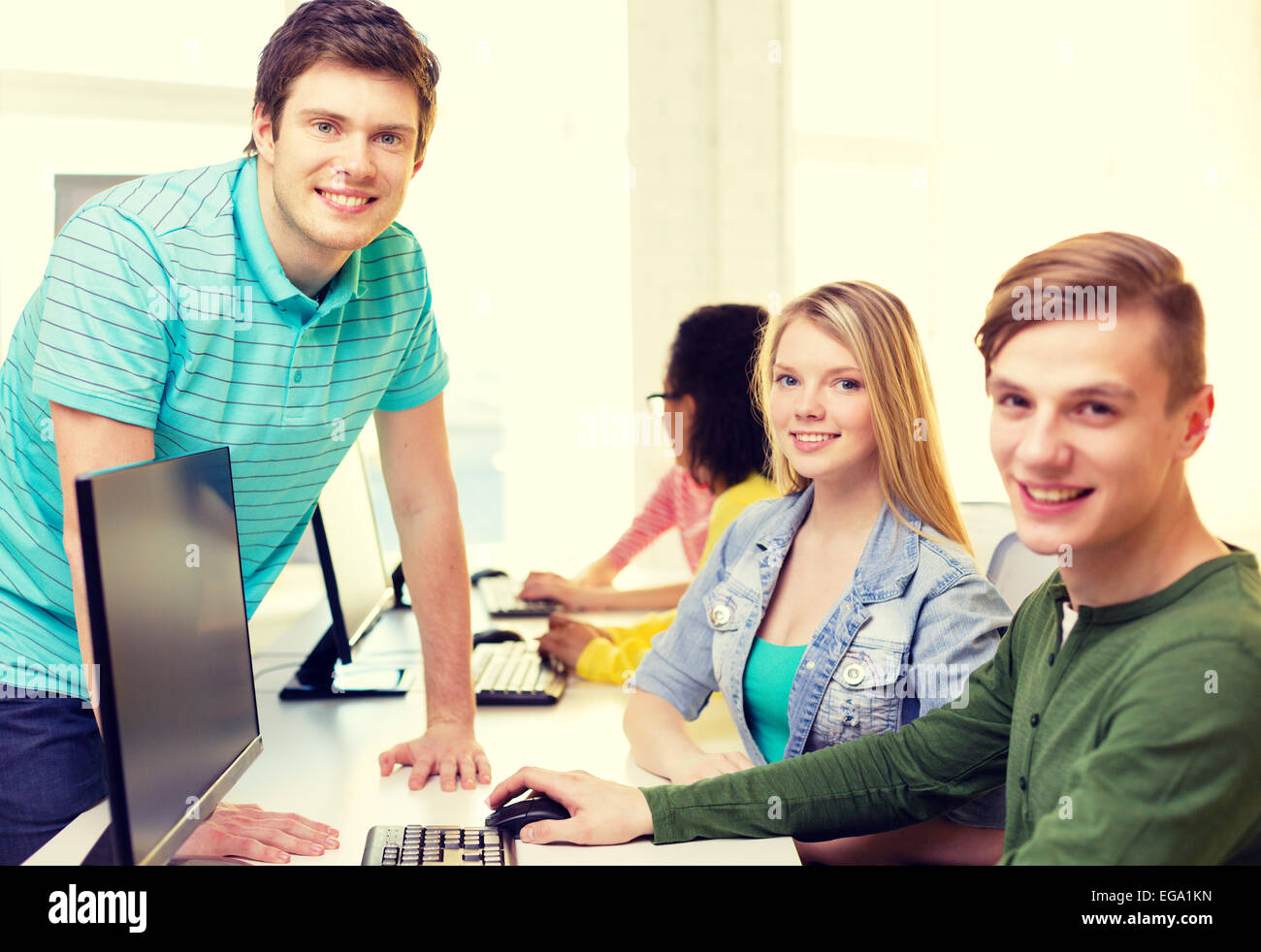 Computer class hi-res stock photography and images - Alamy