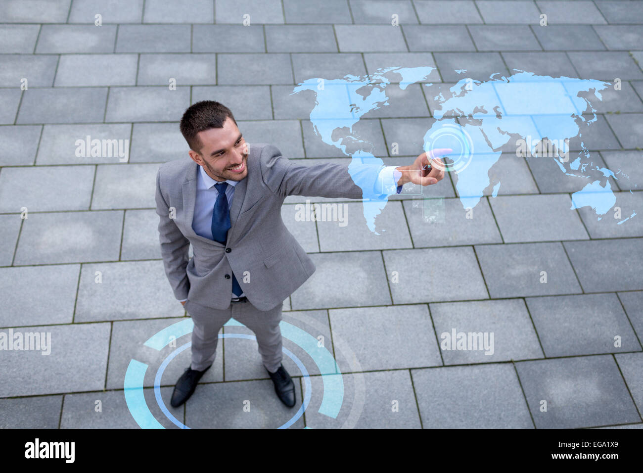 Person pointing at map hi-res stock photography and images - Alamy