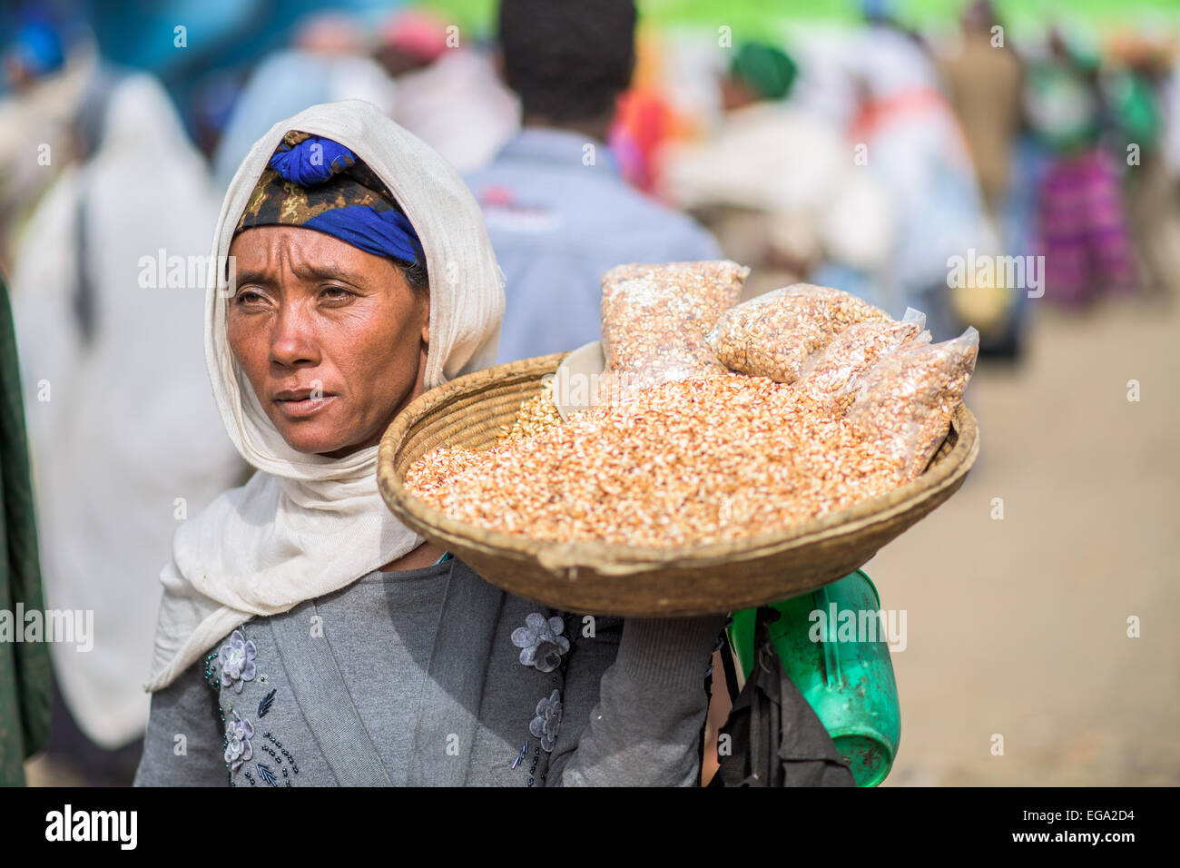 Ethiopian woman selling corn on the streets Stock Photo - Alamy