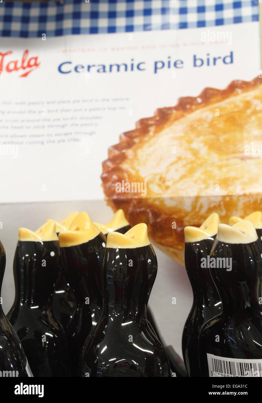 Ceramic pie birds Stock Photo - Alamy