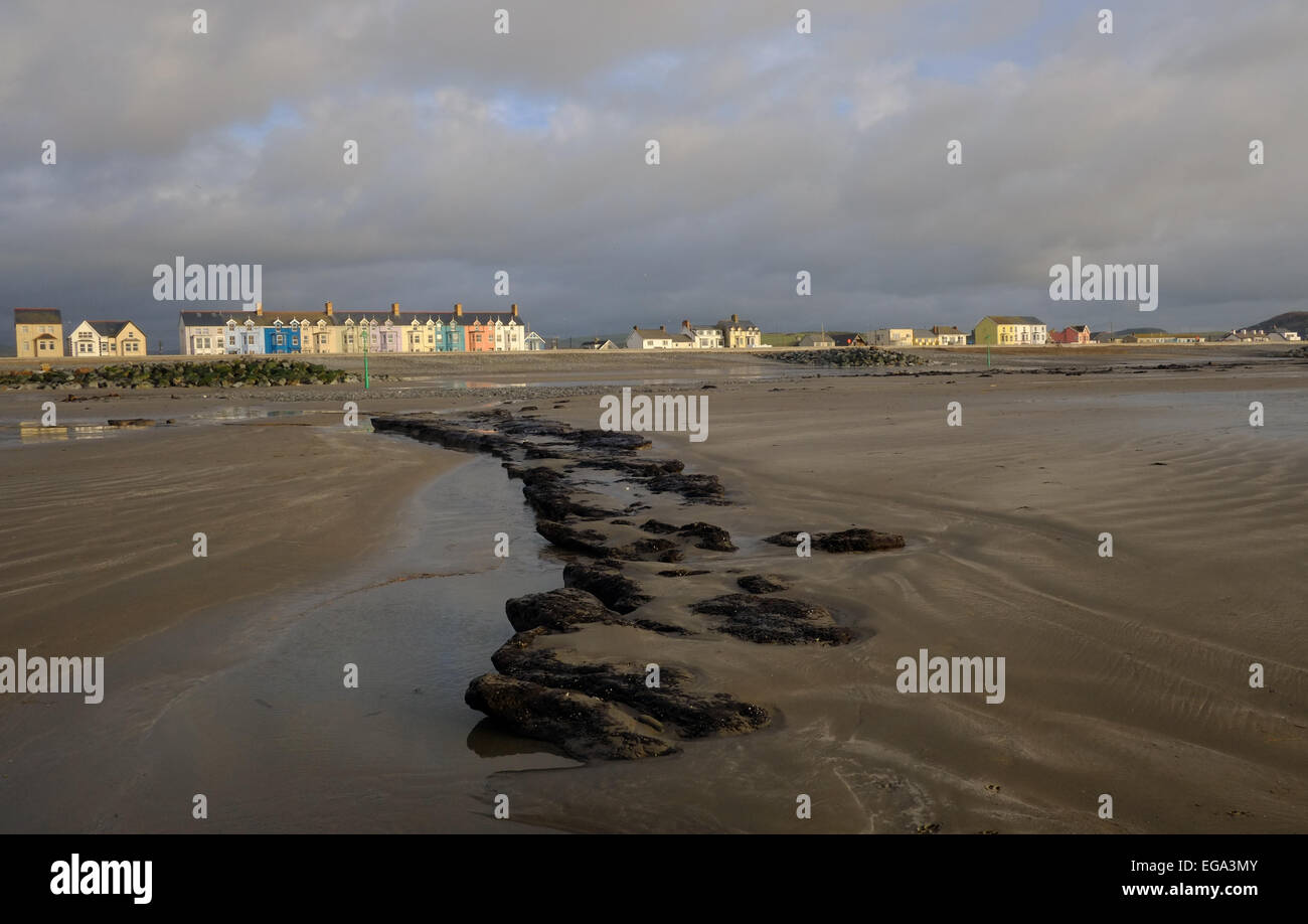 Borth row of houses hi-res stock photography and images - Alamy
