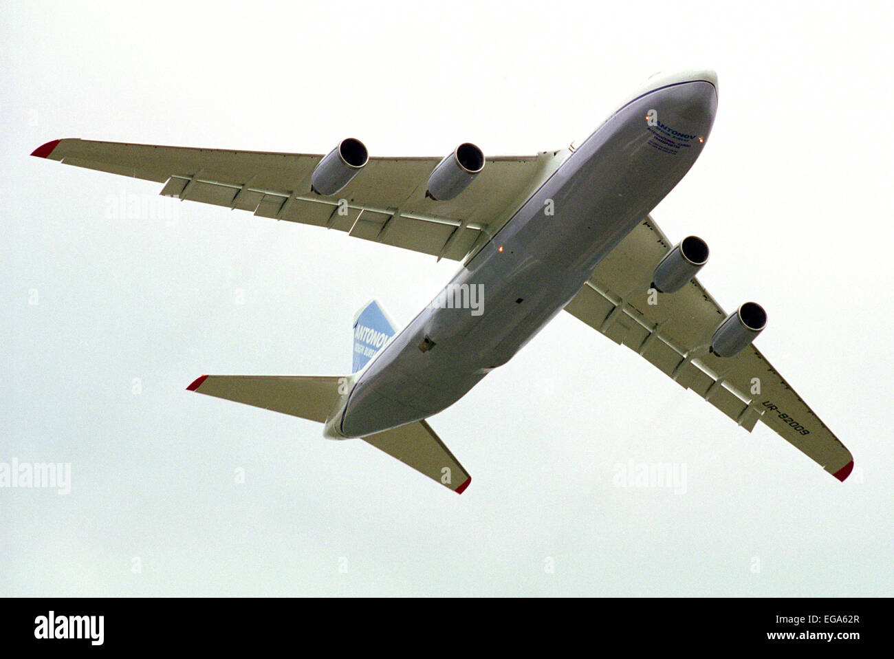 Antonov an 124 aircraft hi-res stock photography and images - Alamy