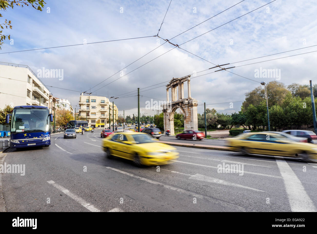Greece busy urban city street hi-res stock photography and images - Alamy