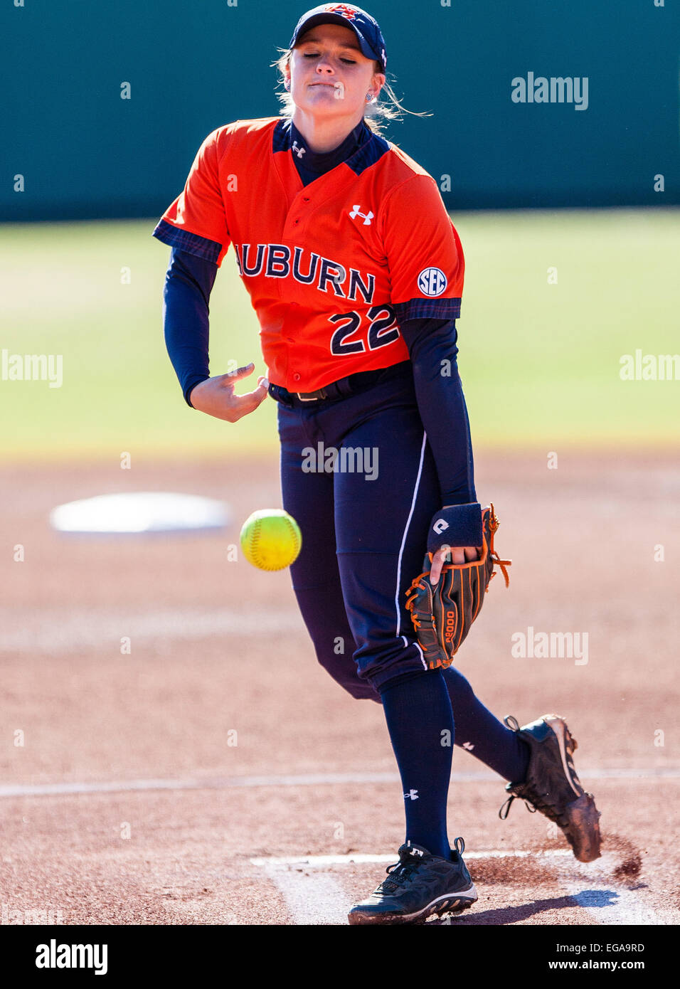 Game between auburn hi-res stock photography and images - Alamy