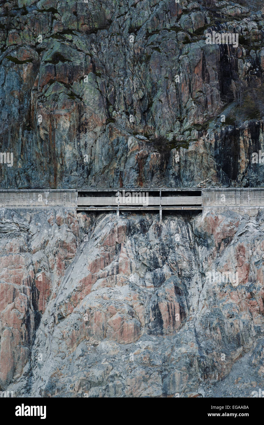 Avalanche gallery hi-res stock photography and images - Alamy