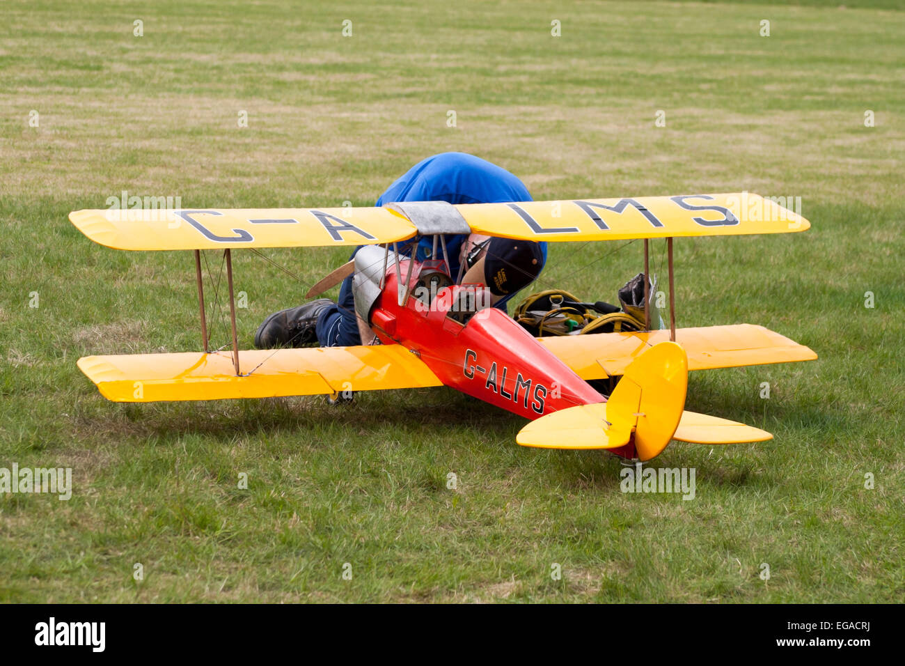 Bi plane construction hi-res stock photography and images - Alamy