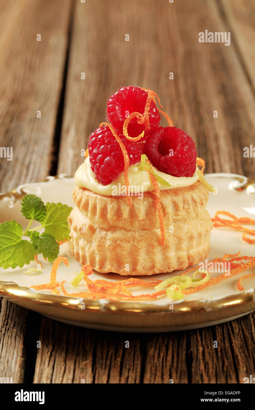 Puff pastry case hi-res stock photography and images - Alamy