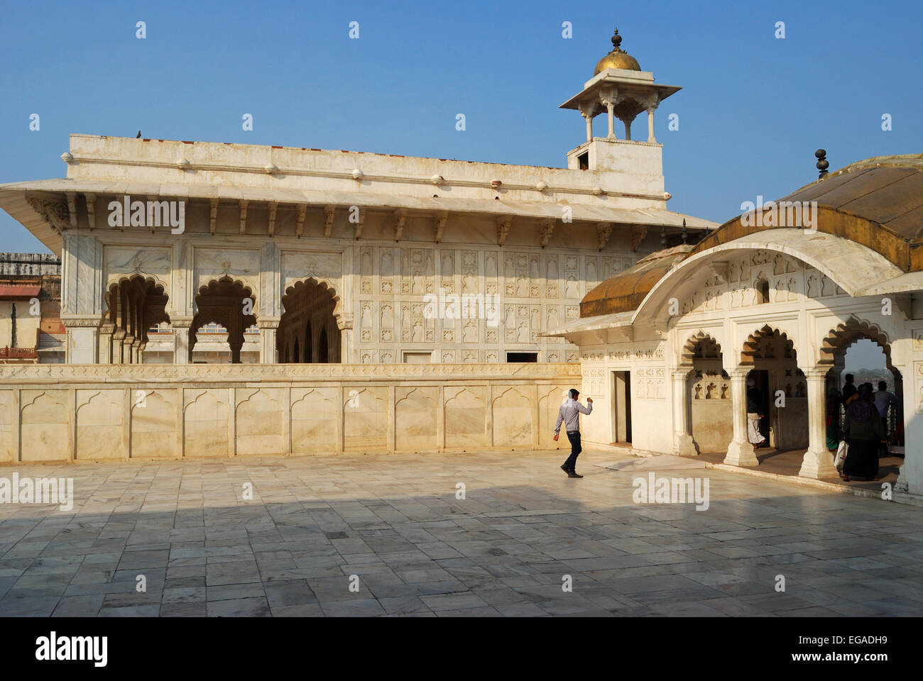 Inside red fort agra hi-res stock photography and images - Alamy