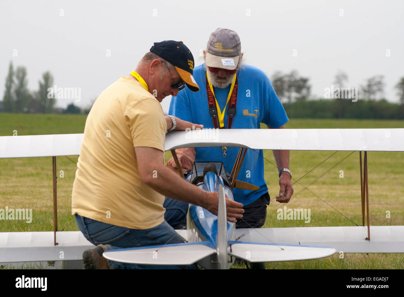 Bi plane construction hi-res stock photography and images - Alamy
