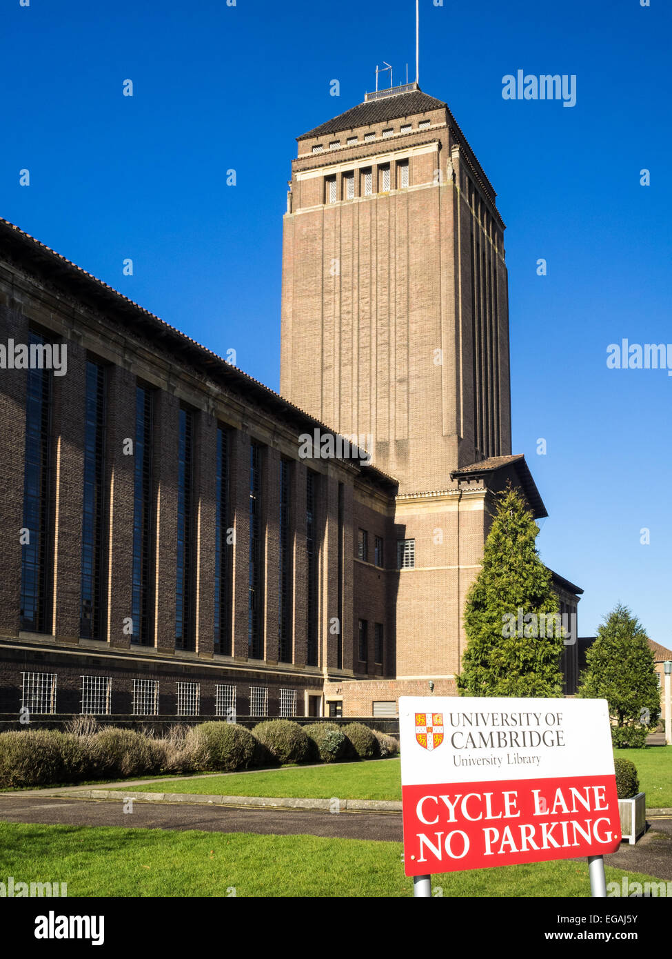 Cambridge library hi-res stock photography and images - Alamy