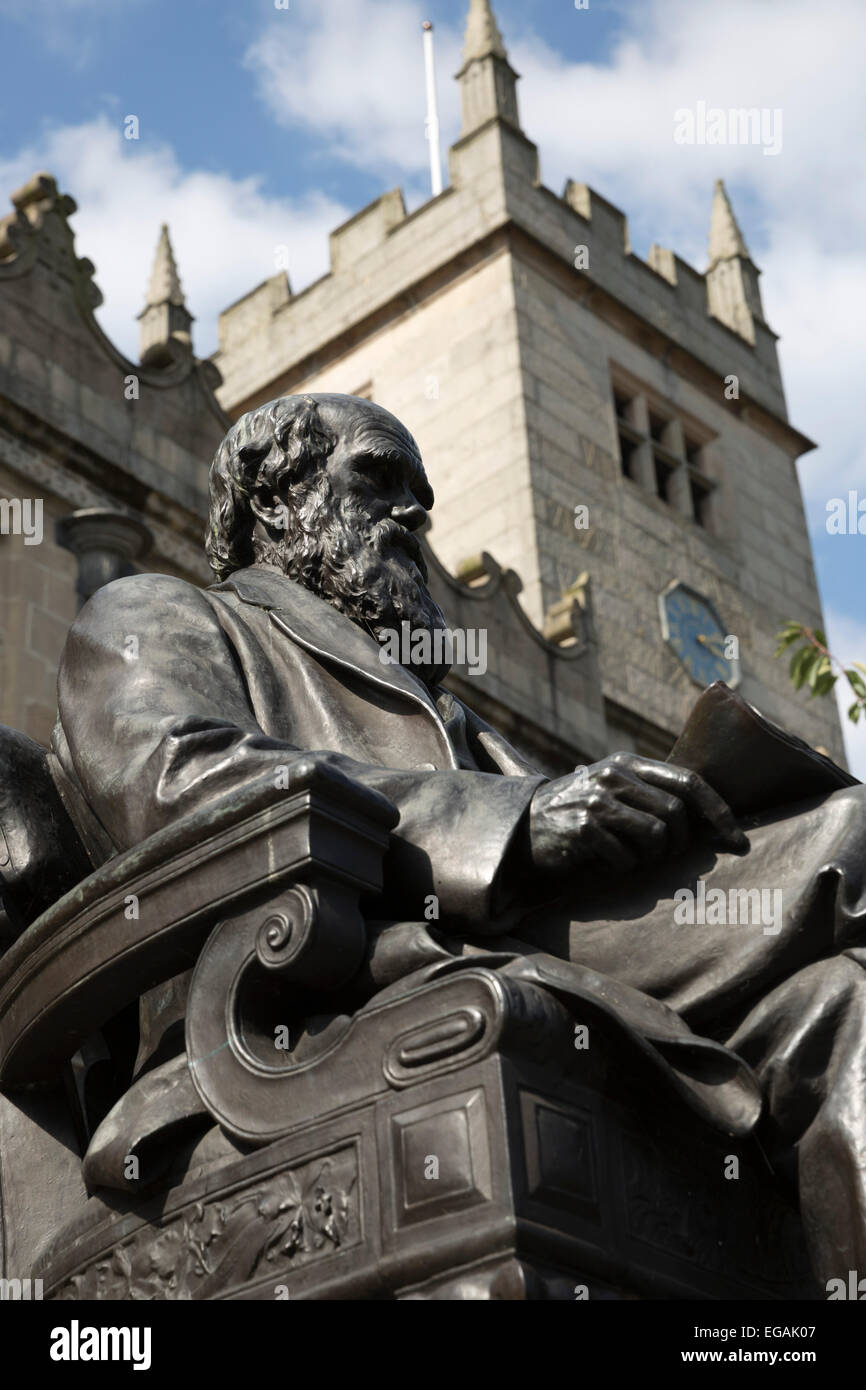 Charles Darwin statue outside Shrewsbury Library, Castle Street ...