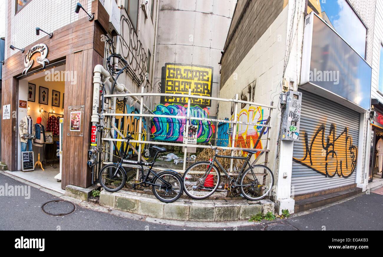 Graffiti art,street scene,Shibuya,Tokyo,Japan Stock Photo - Alamy