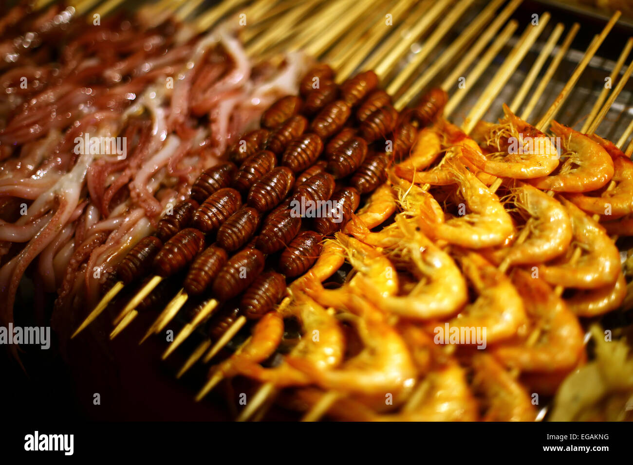 Market china wildlife hi-res stock photography and images - Alamy