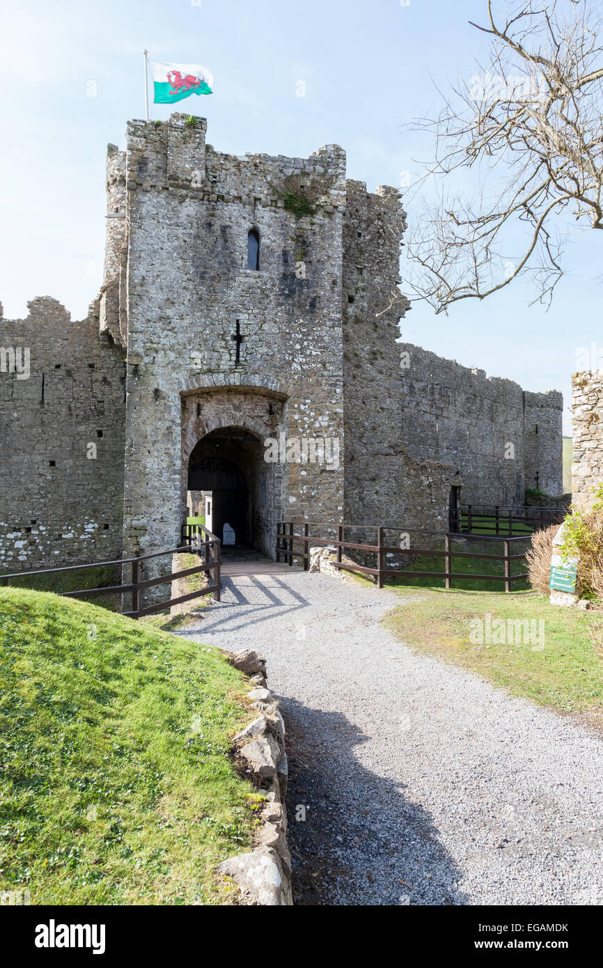 Manorbier village hi-res stock photography and images - Alamy