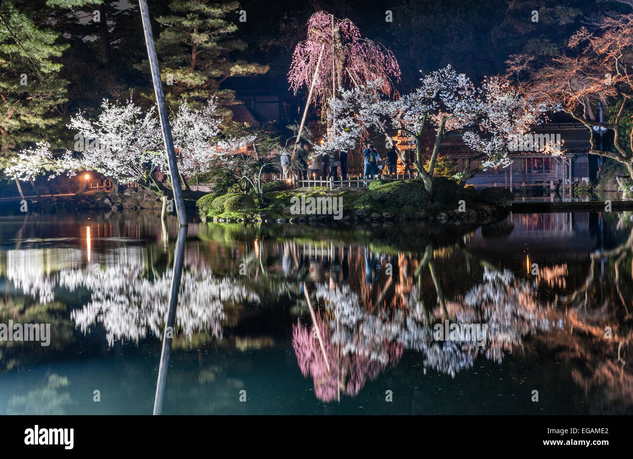 Kanazawa kenrokuen gardens hi-res stock photography and images - Alamy