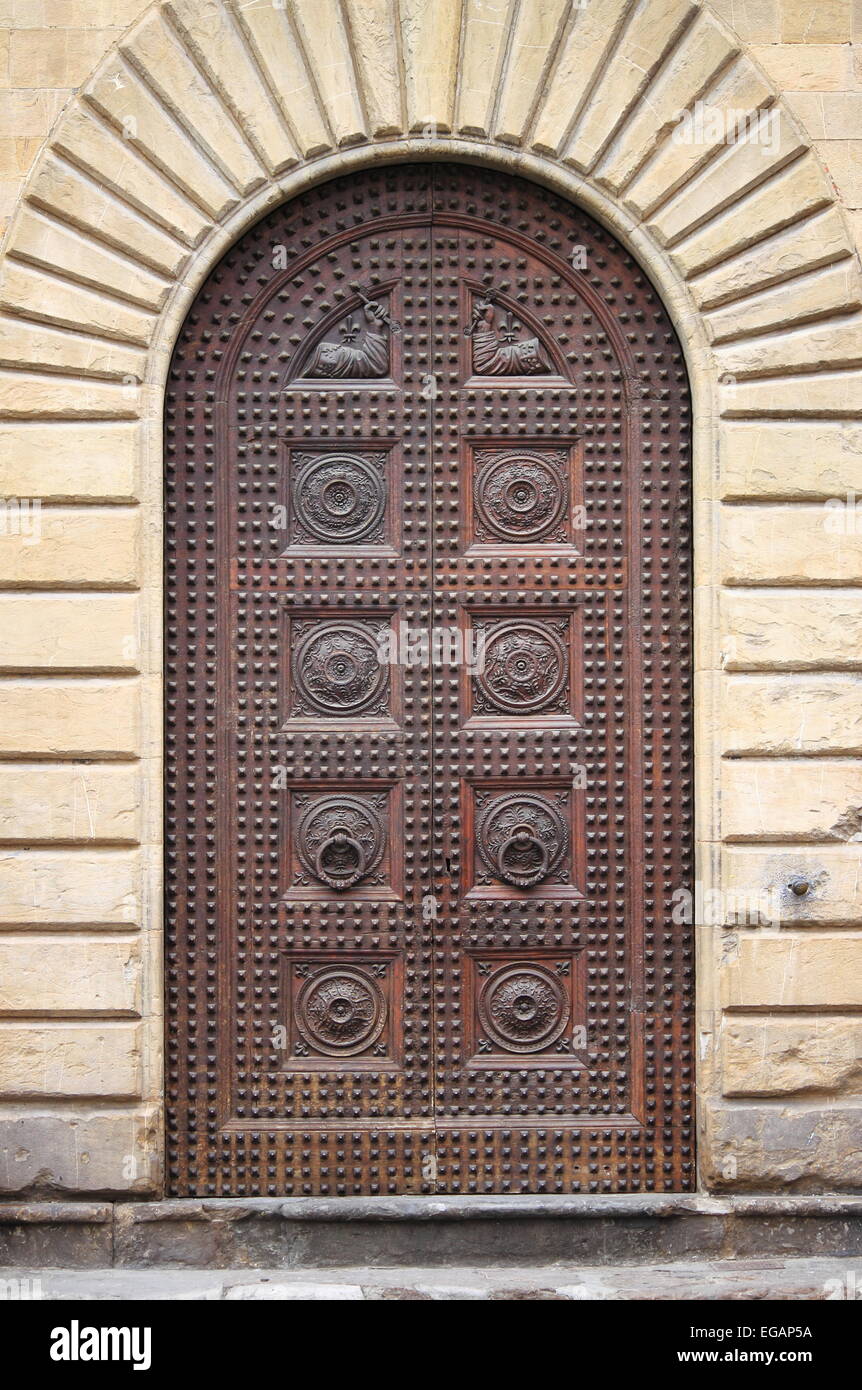 Ancient door florence hi-res stock photography and images - Alamy
