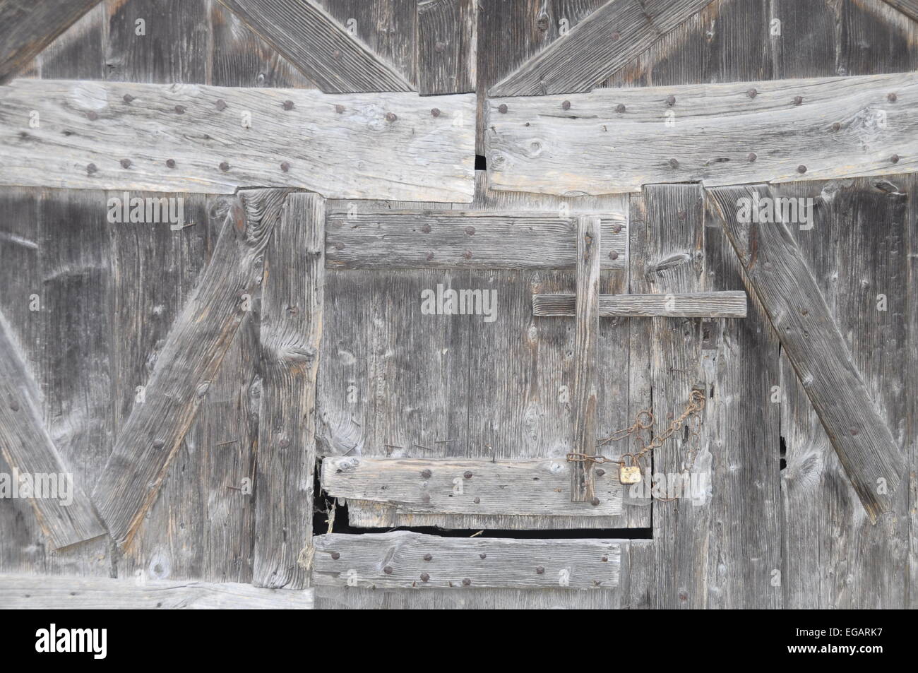 Wood farm door hi-res stock photography and images - Alamy