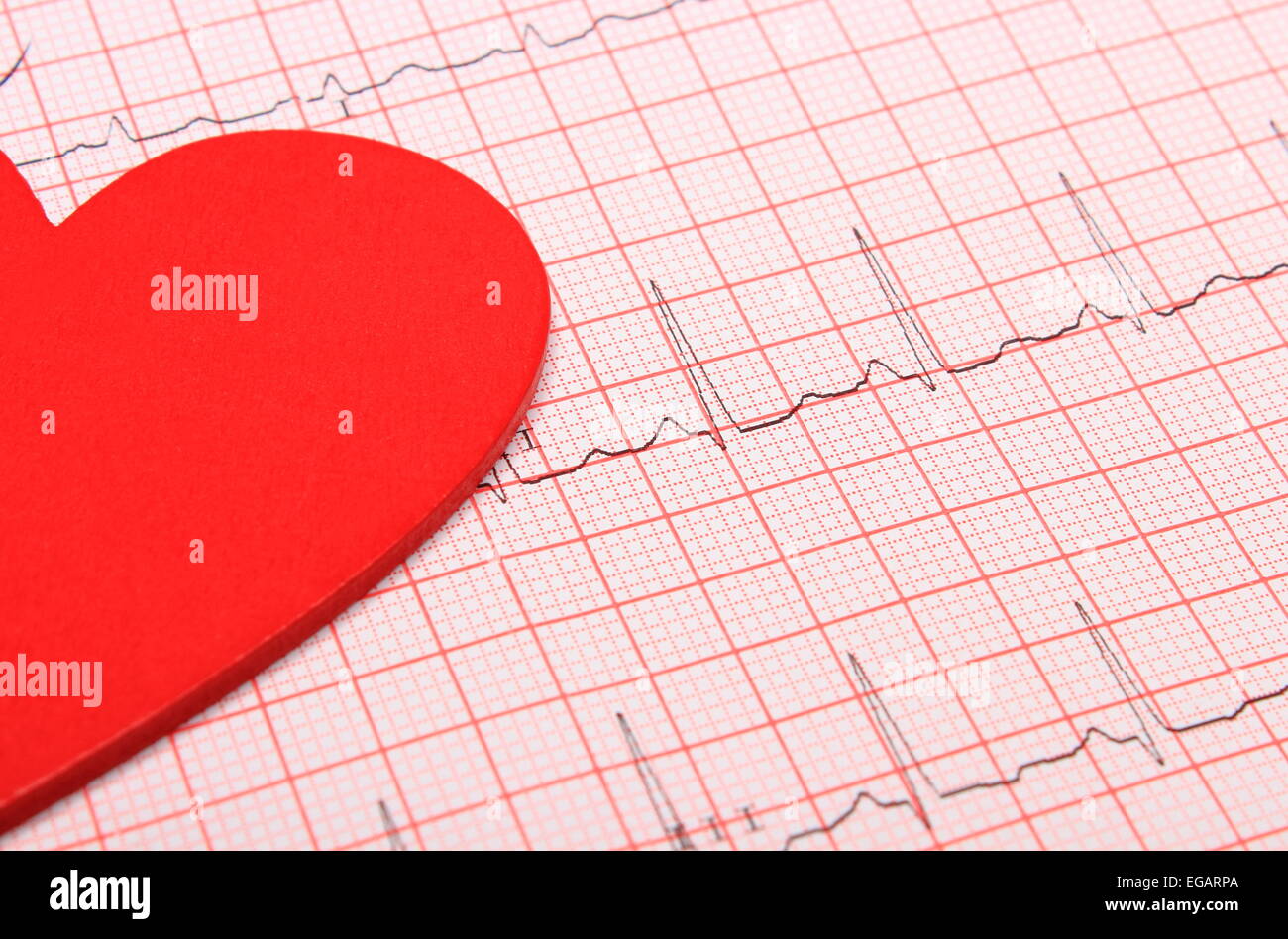 Electrocardiogram graph and heart shape, ekg heart rhythm, medicine ...