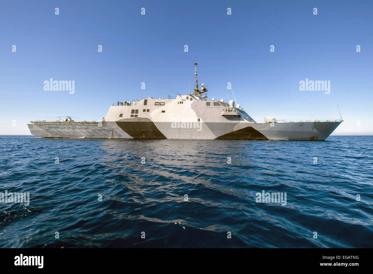 Fondo De Pantalla Del Uss Freedom Uss Freedom Lcs 1 Hi Res Stock