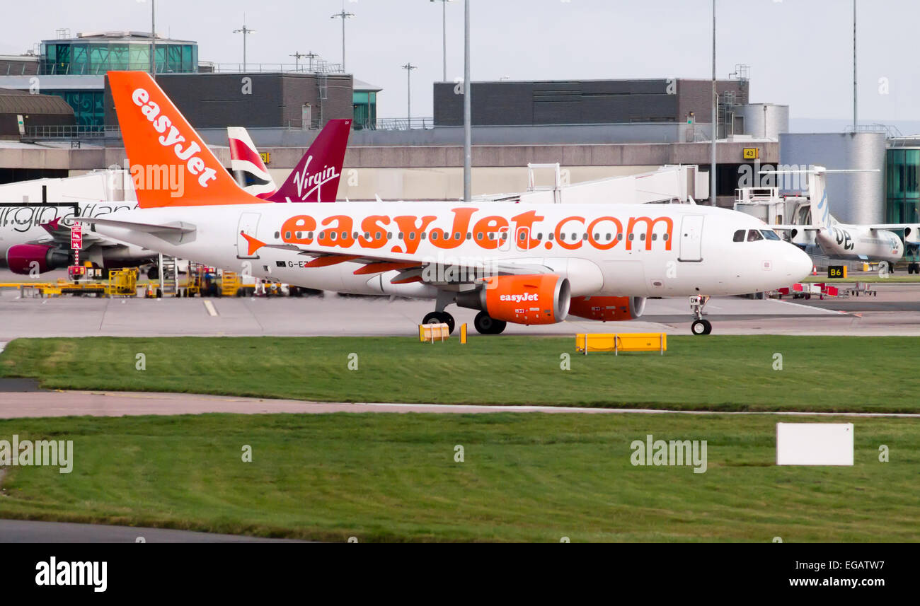 Easyjet engines hi-res stock photography and images - Alamy