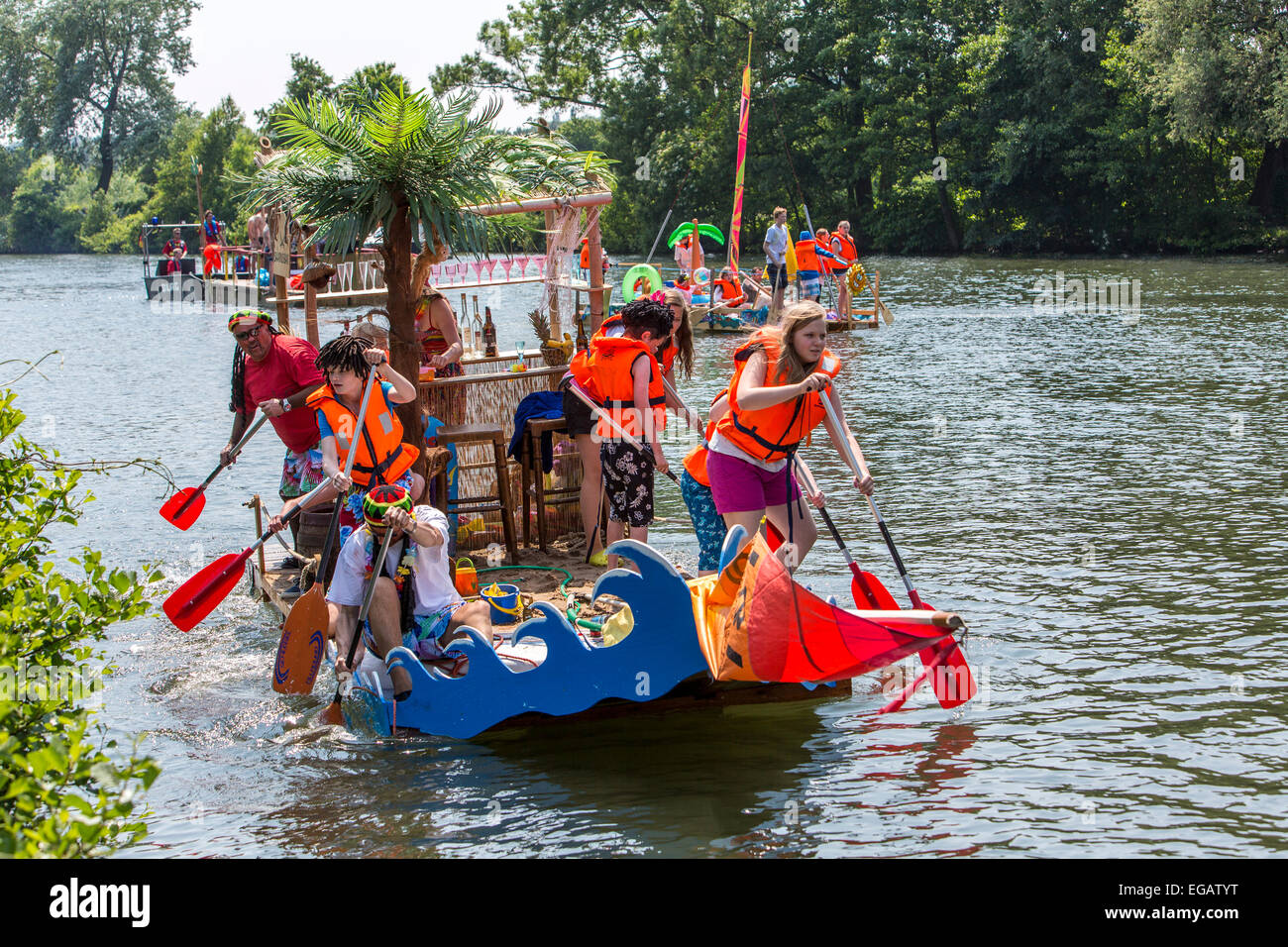 Raft race hi-res stock photography and images - Alamy