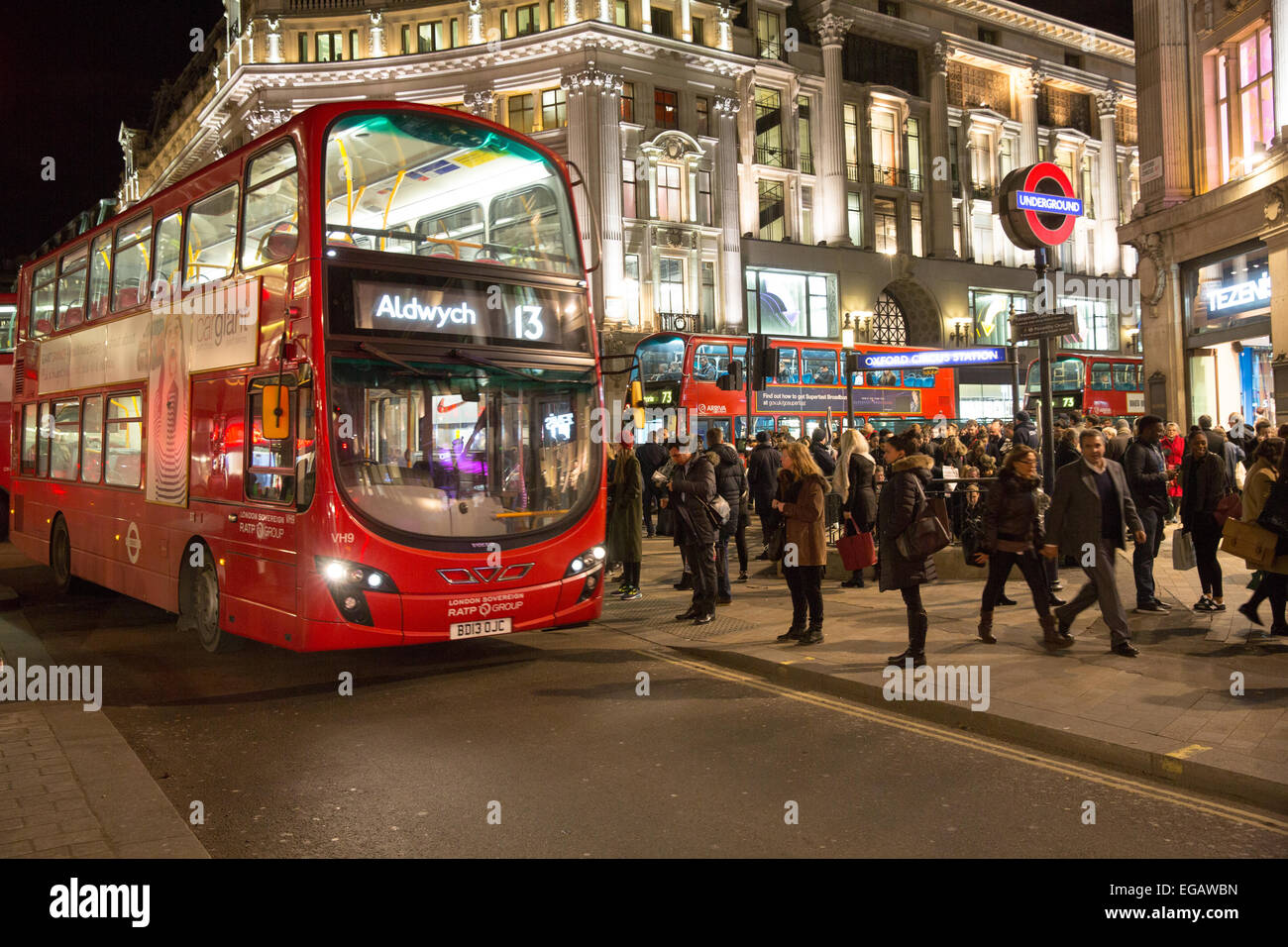 Rush hour on Regent Street, London, England on a damp winter evening ...