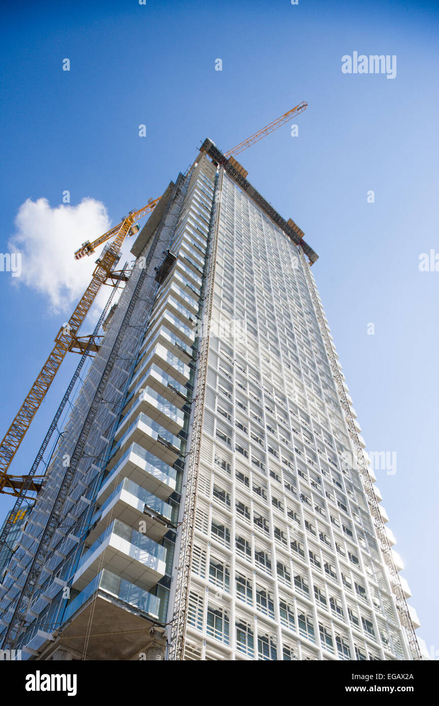 Tel aviv construction site israel hi-res stock photography and images ...