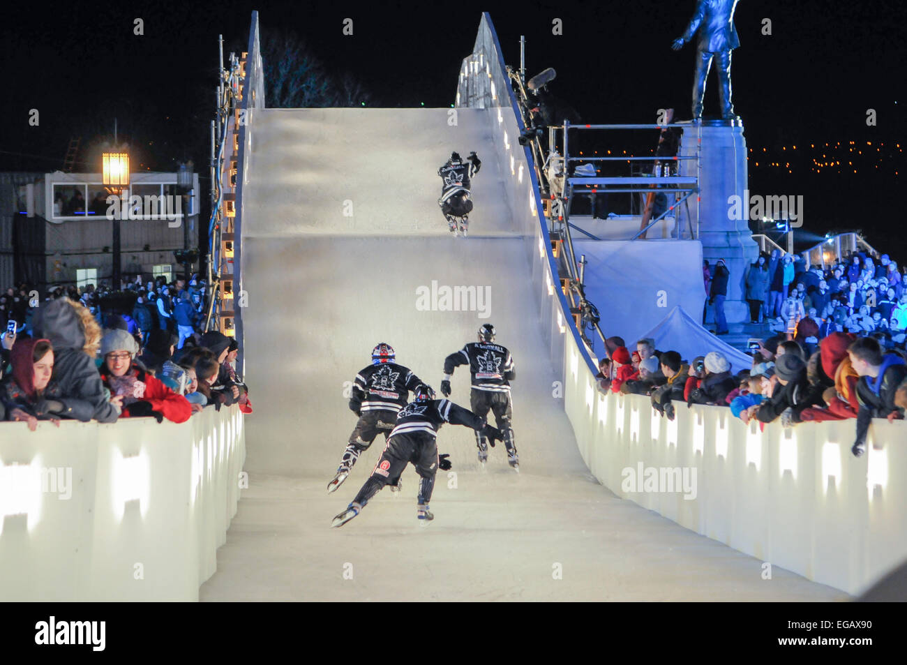 Incline skating hi-res stock photography and images - Alamy