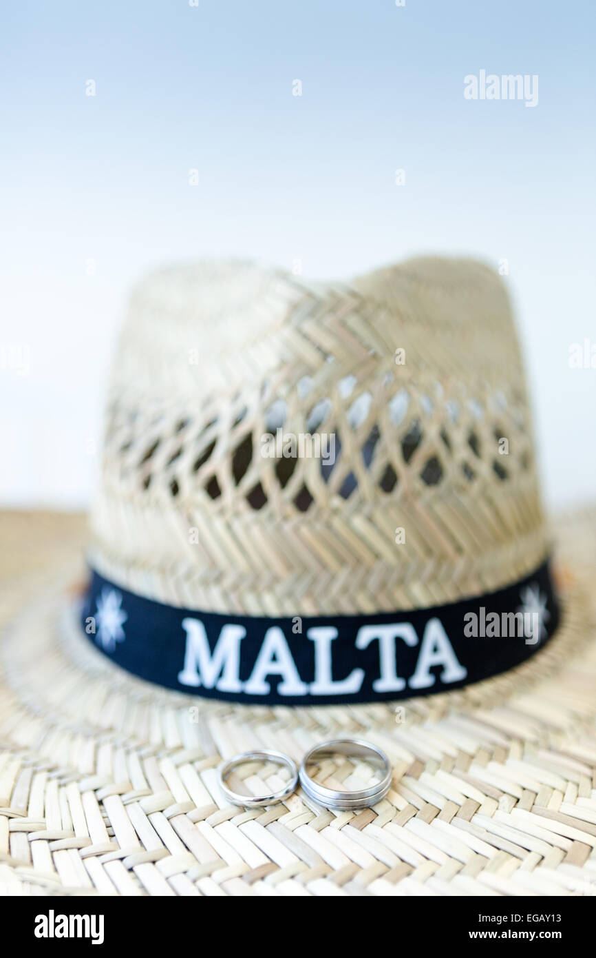Straw rings hi-res stock photography and images - Alamy
