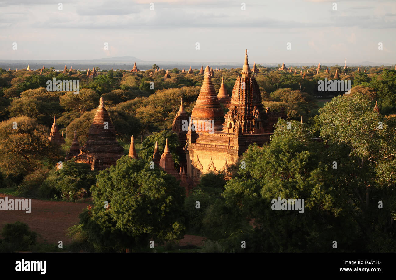 Myanmar mountain temples hi-res stock photography and images - Alamy