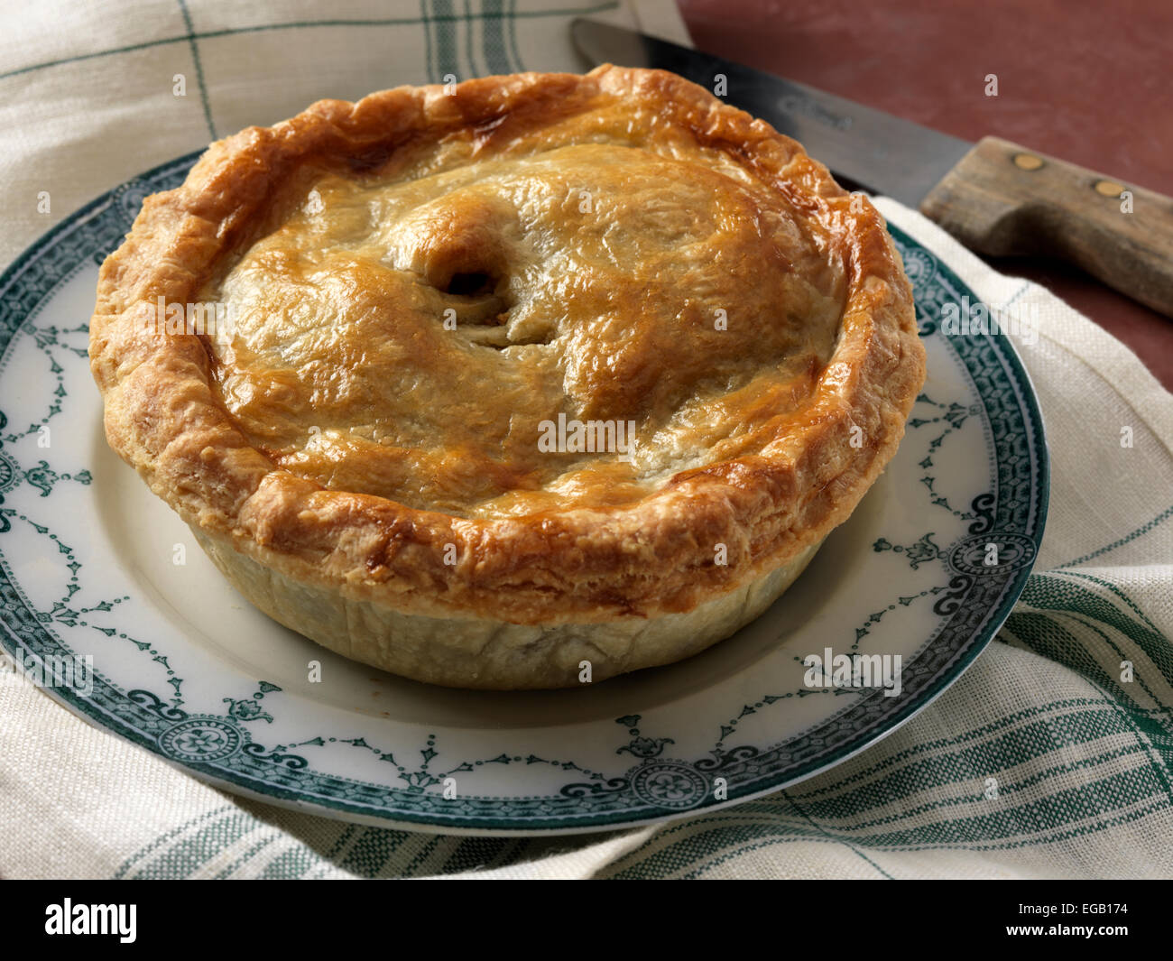 Golden pastry beef pie hi-res stock photography and images - Alamy