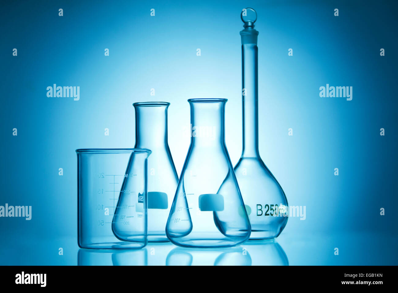 Front view laboratory equipment hi-res stock photography and images - Alamy