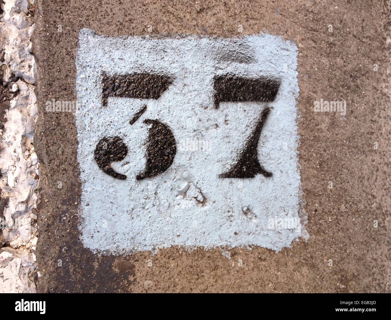 House number 37 sign hi-res stock photography and images - Alamy