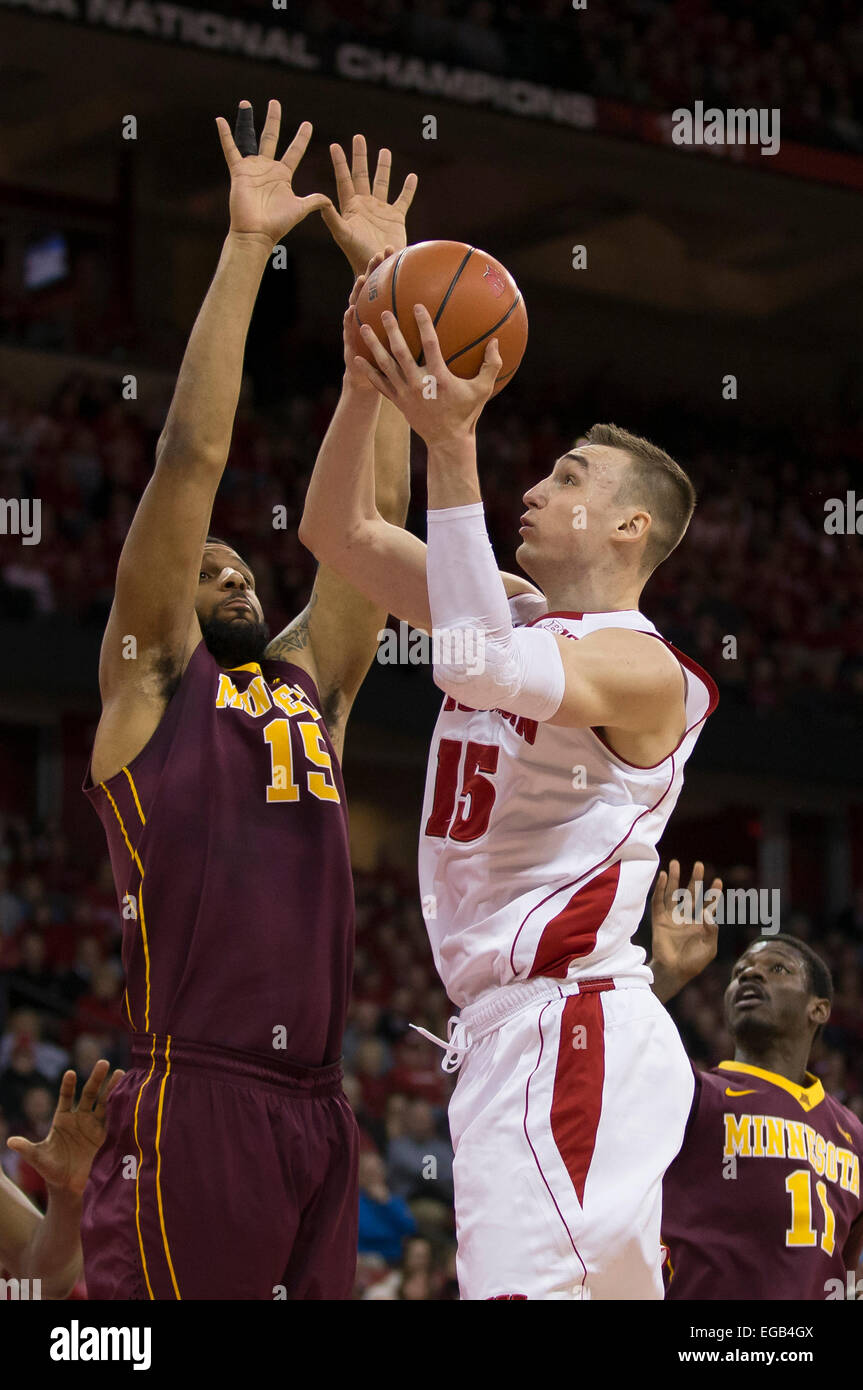 February 21, 2015: Wisconsin Badgers forward Sam Dekker #15 goes up for ...