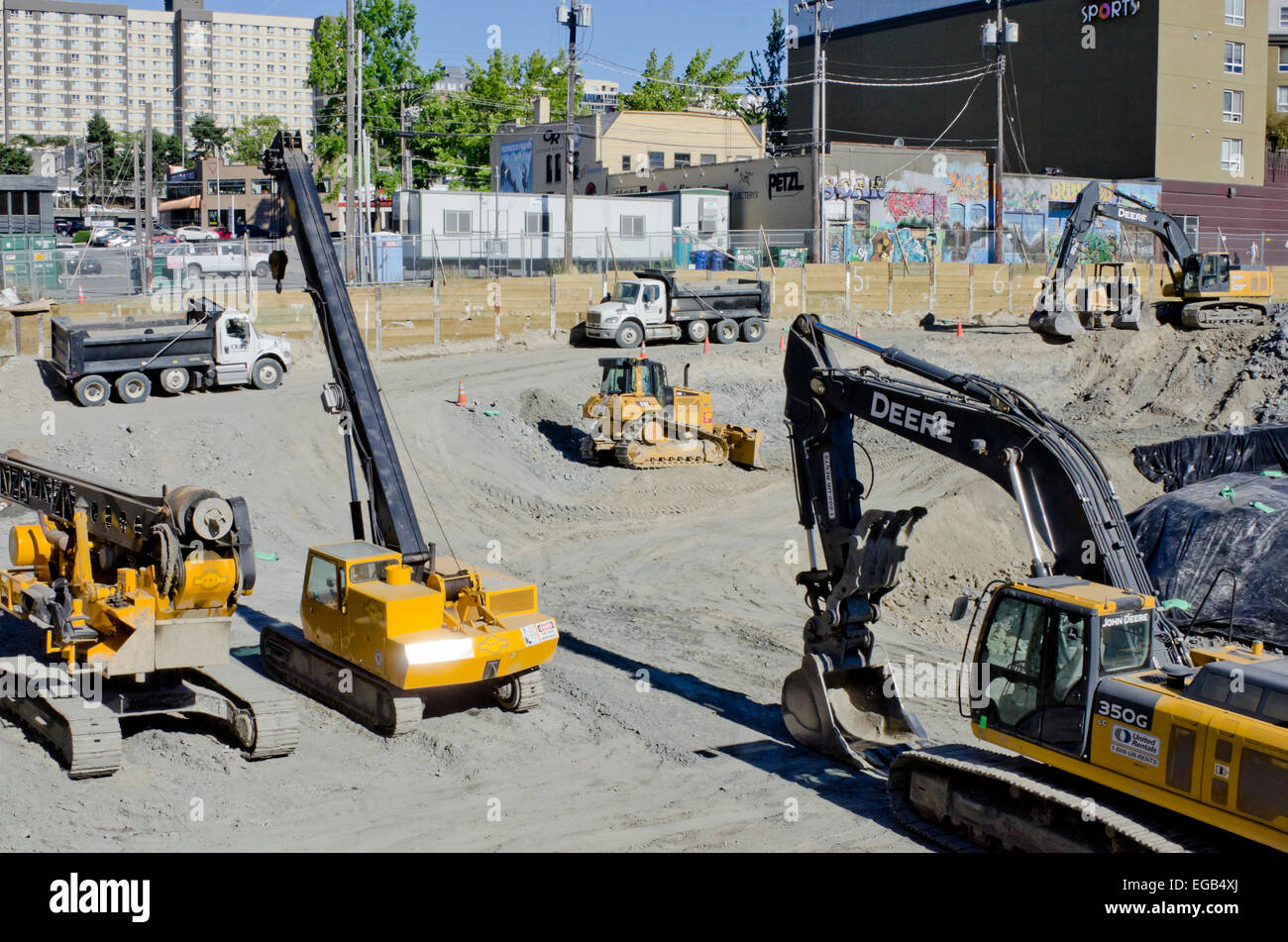 Crane bulldozer hi-res stock photography and images - Alamy