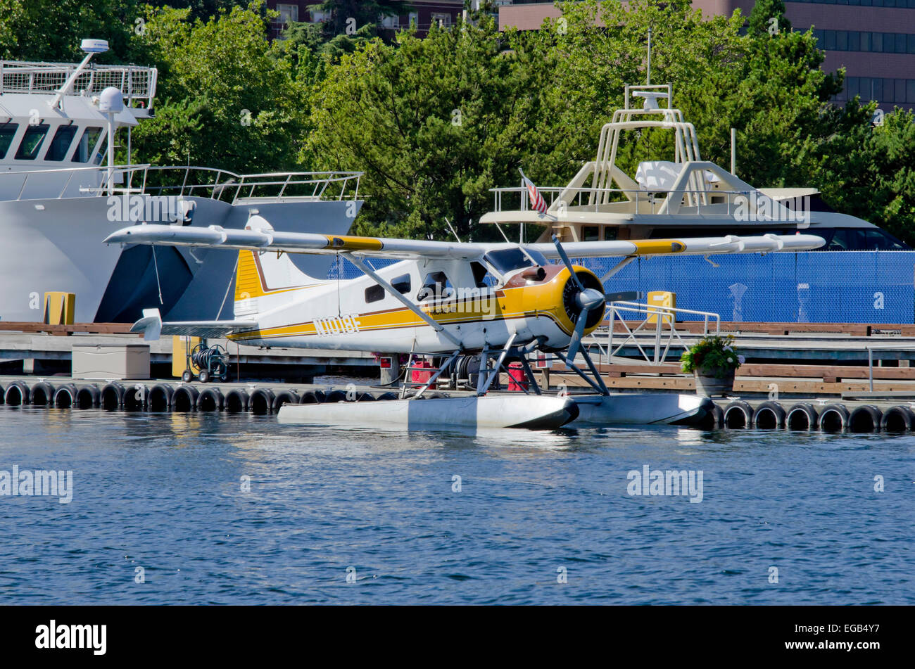 Kenmore Air, Seaplane on Lake Union Stock Photo - Alamy