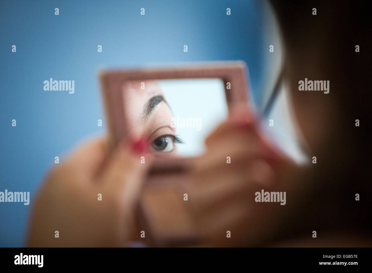 Makeup setting hi-res stock photography and images - Alamy