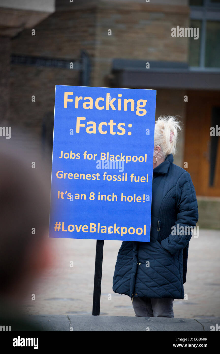 Fuel poverty campaign hi-res stock photography and images - Alamy