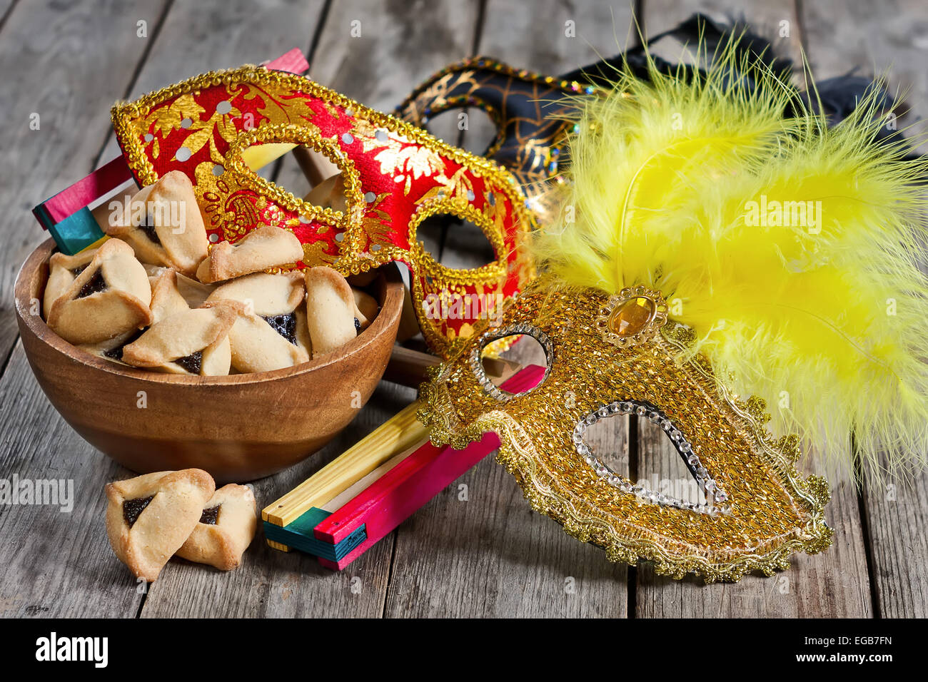Noisemaker grogger hi-res stock photography and images - Alamy