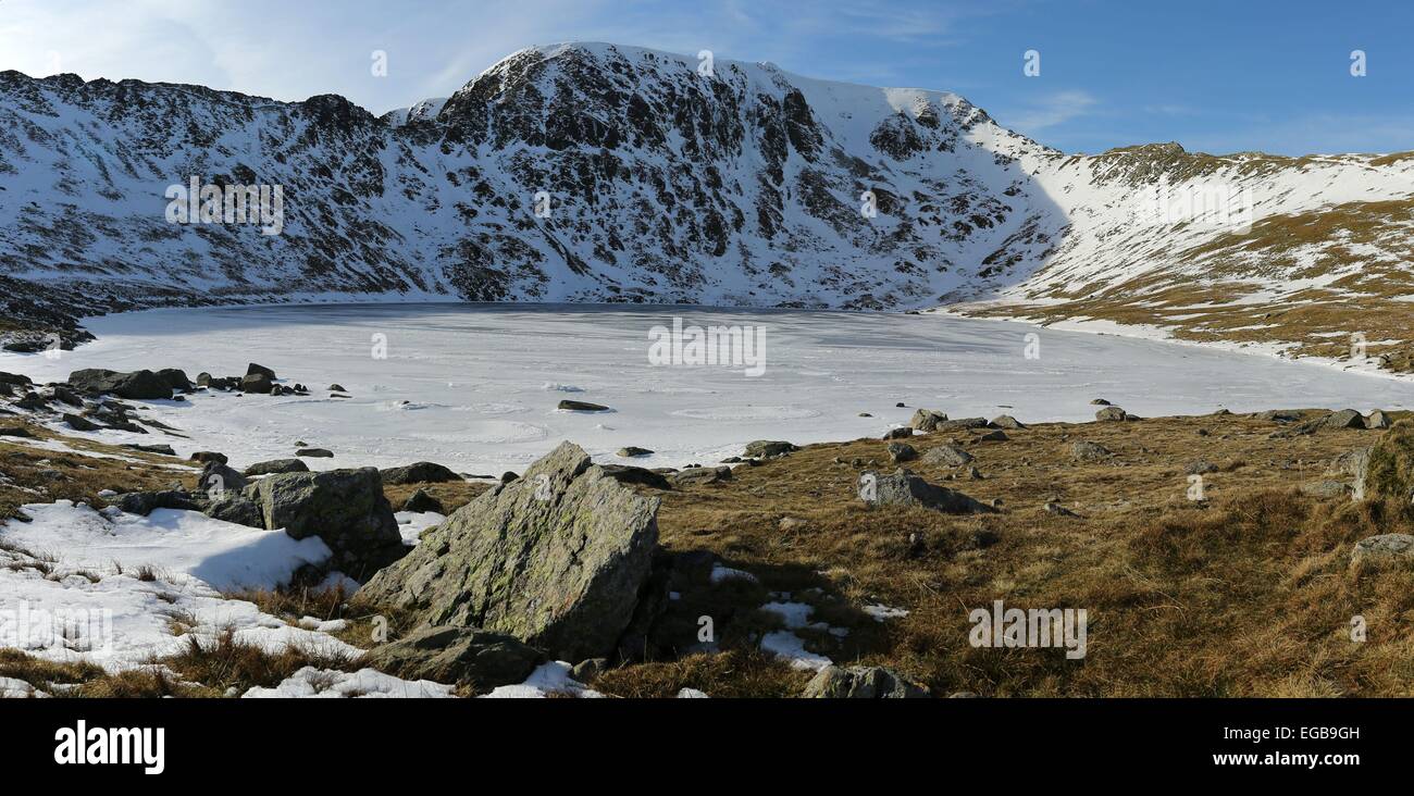 Helvellyn striding edge red tarn hi-res stock photography and images ...