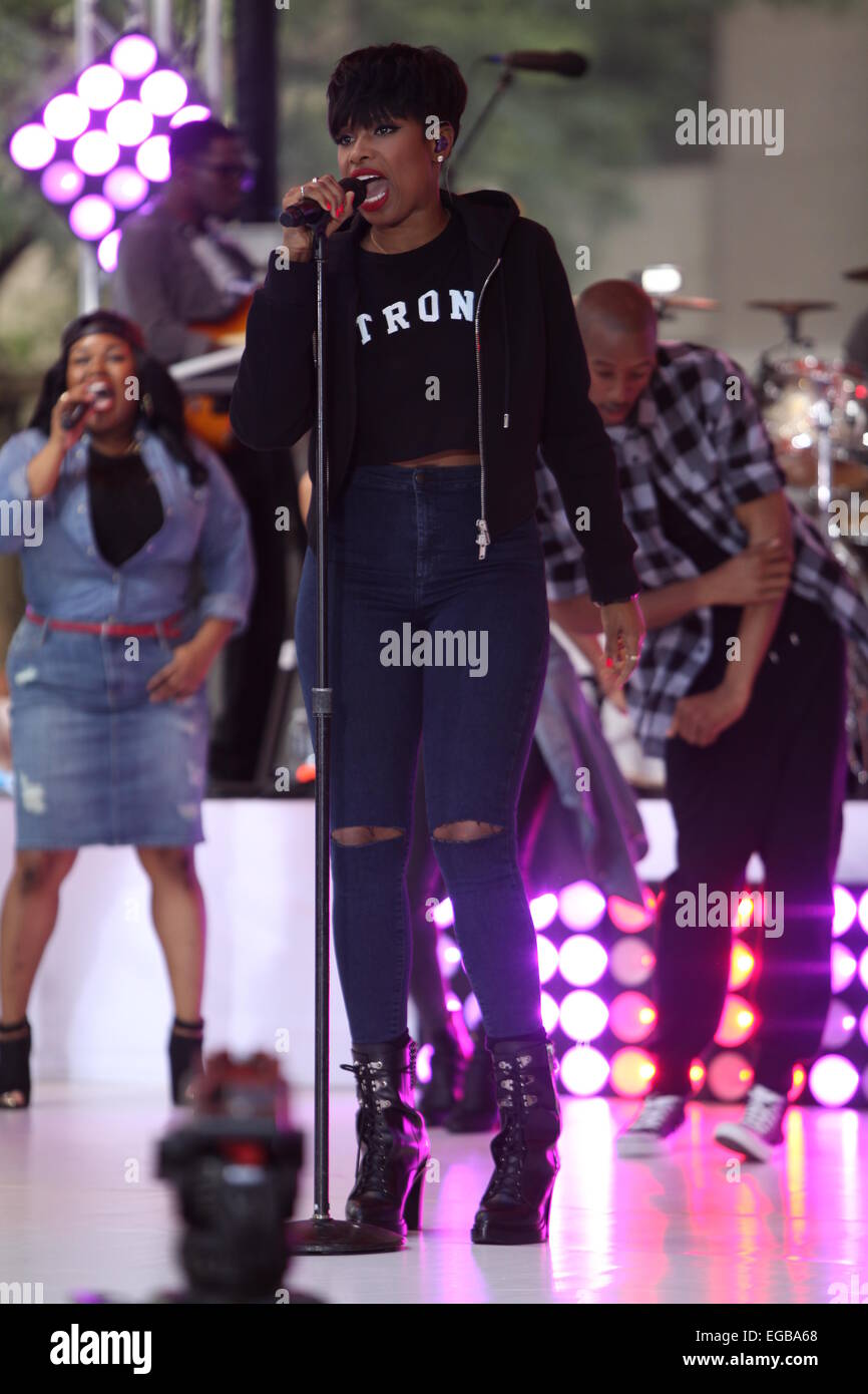 Jennifer Hudson performs live on NBC's 'The Today Show' at Rockefeller ...