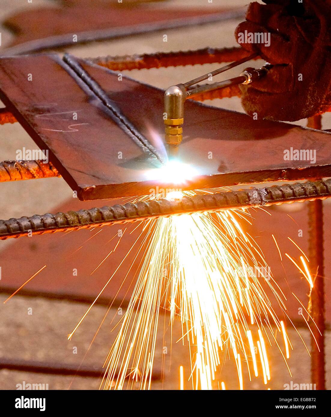 Oxygen and acetylene torch cutting steel with sparks Stock Photo - Alamy