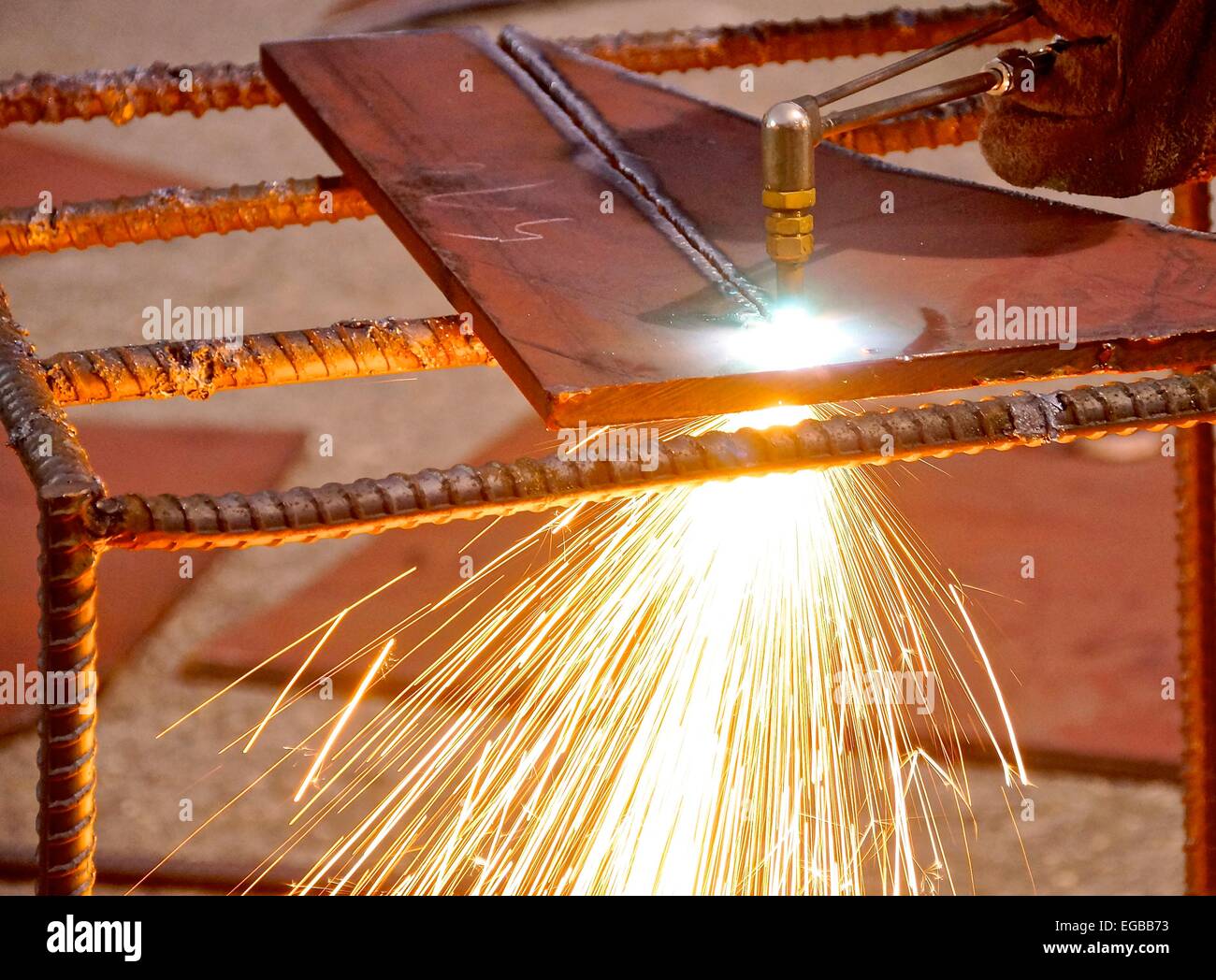 Oxygen and acetylene torch cutting steel with sparks Stock Photo - Alamy