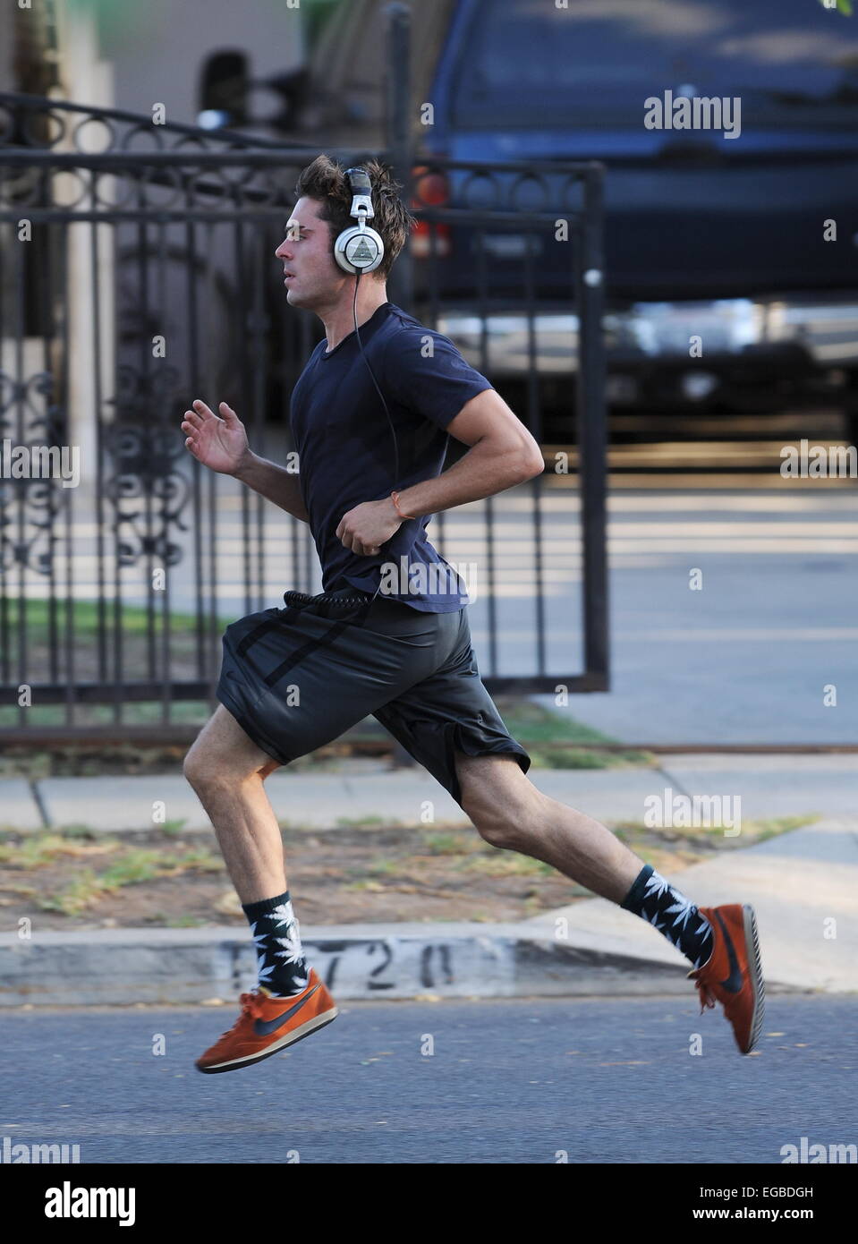 Zac Efron shows off his biceps on the set of his new movie "We Are Your ...