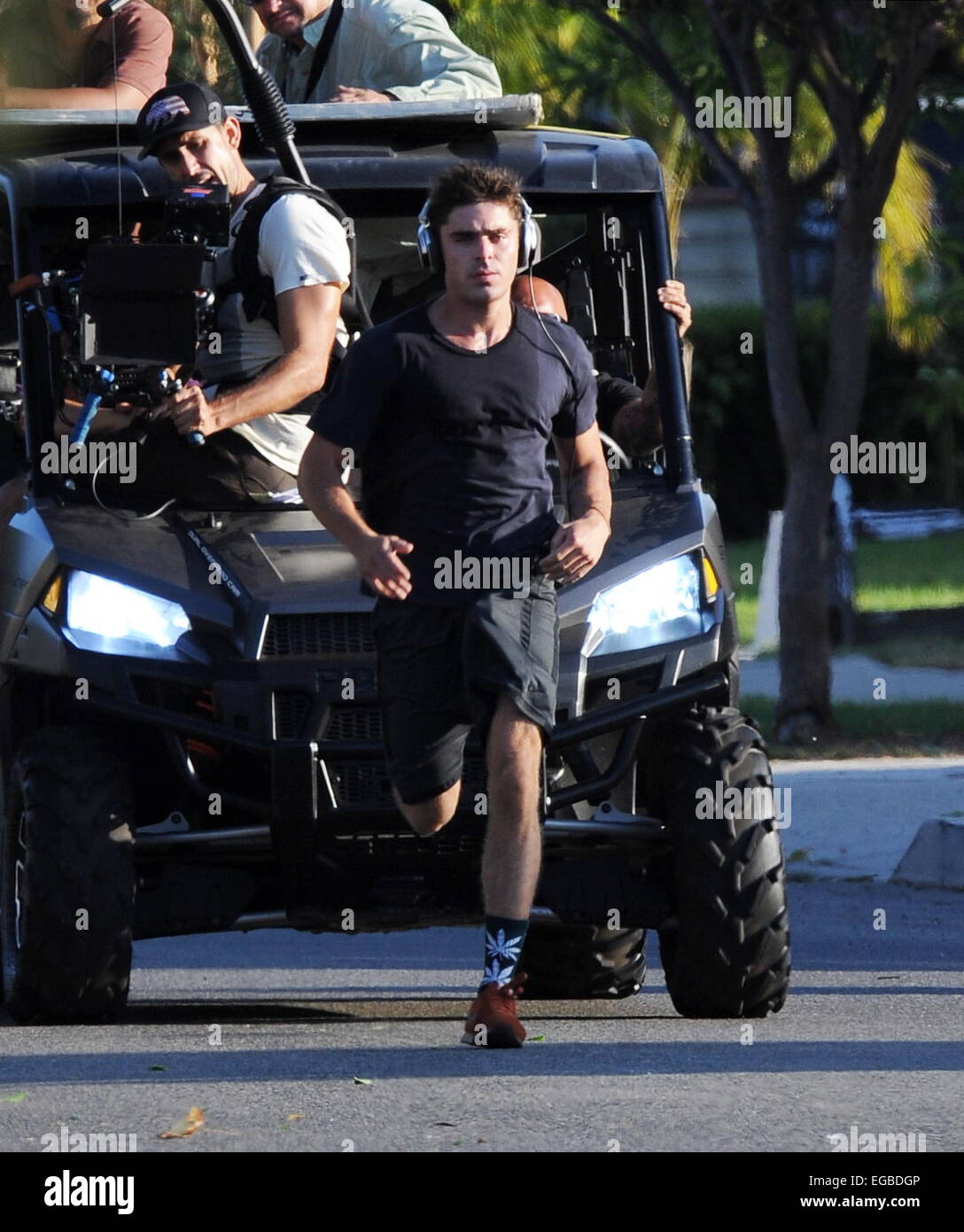 Zac Efron shows off his biceps on the set of his new movie "We Are Your ...