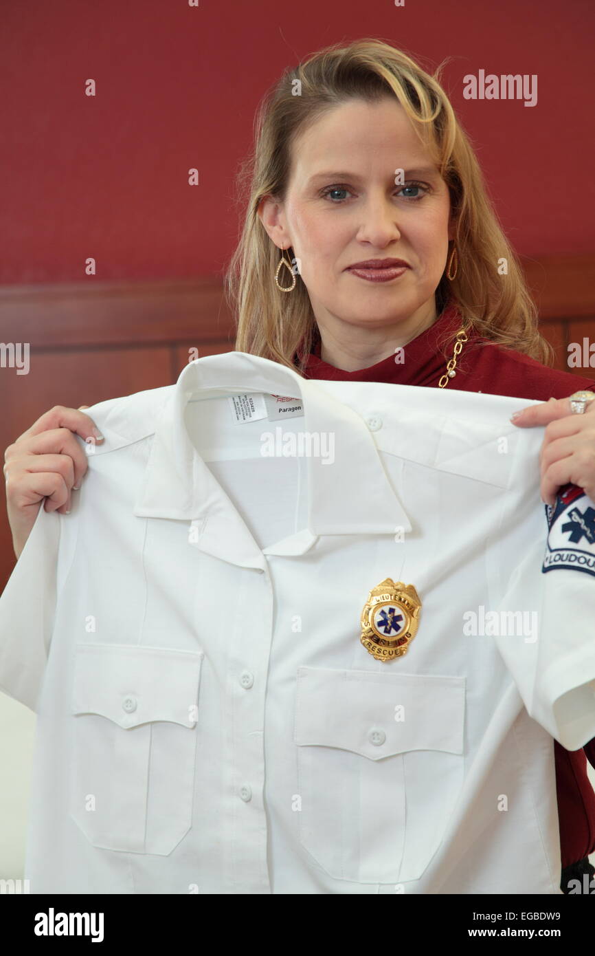 Emt uniform hi-res stock photography and images - Alamy